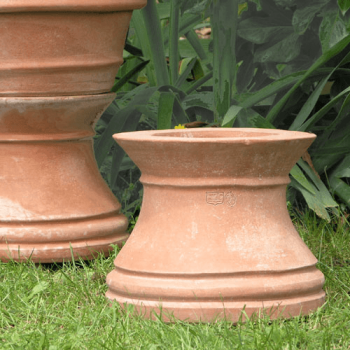 Terracotta-Sockel rund aus Impruneta – schlichte Erhöhung für ...